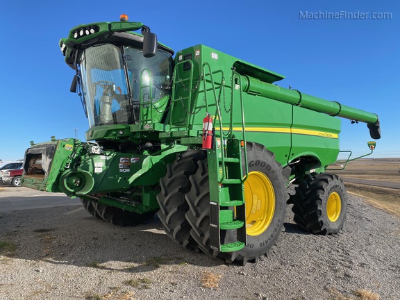 2019 John Deere S780 | Combines | MachineFinder