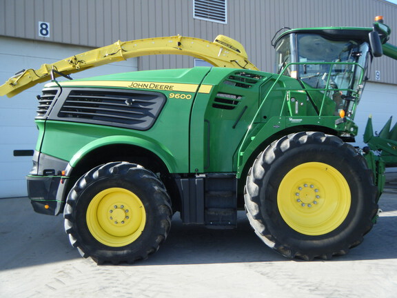2021 John Deere 9600 - Self-Propelled Forage Harvesters - Hastings, MI