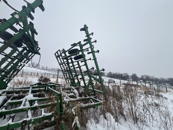 John Deere 980 | Field Cultivators | MachineFinder