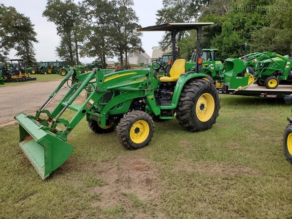 John-Deere-4120-107