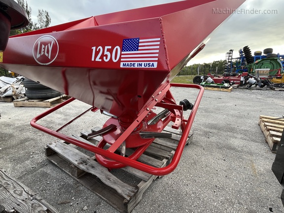 2024 Lely L-1250 | Fertilizer Spreaders | MachineFinder