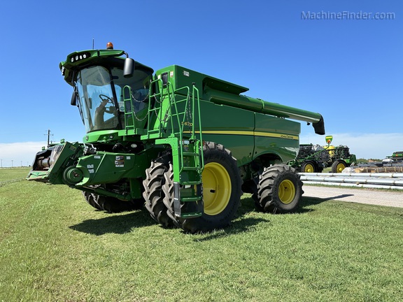 2015 John Deere S670 | Combines | MachineFinder
