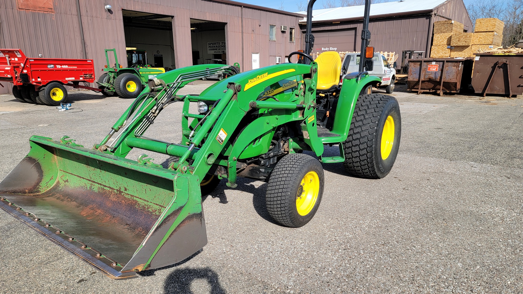 2006 John Deere 4320 - Compact Utility Tractors - Holland, MI