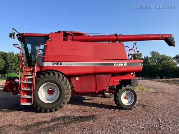 1996 Case IH 2166 | Combines | MachineFinder