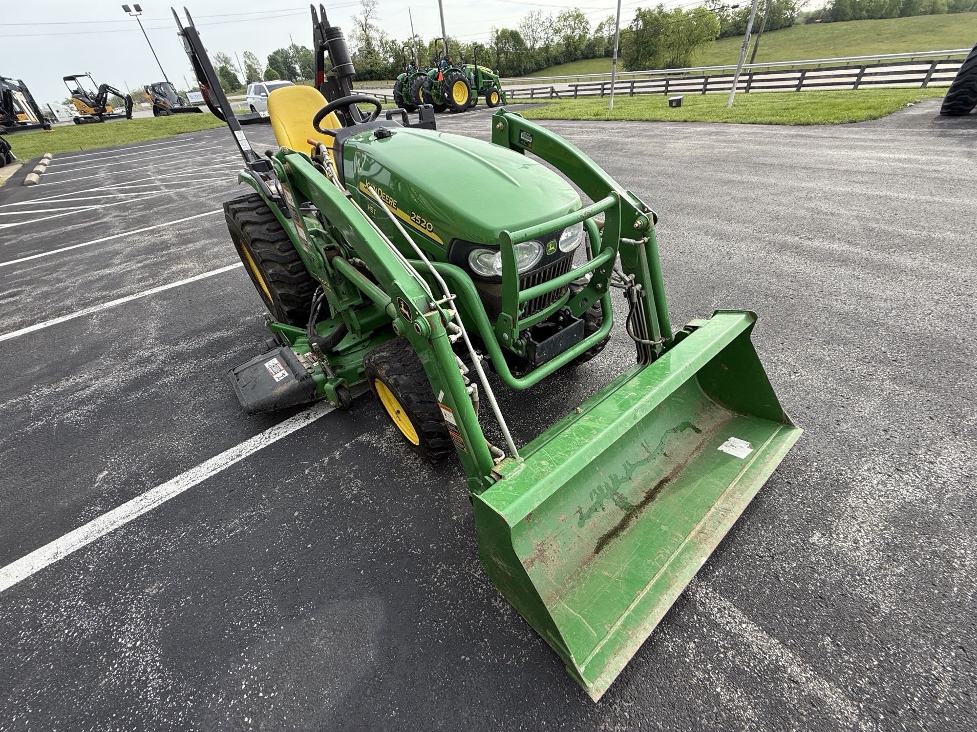 2520 - Meade Tractor