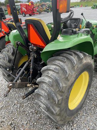 John-Deere-3038E-3010247