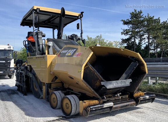 Usada 2021 Caterpillar AP 600 F | Extendedoras clase Universal ...