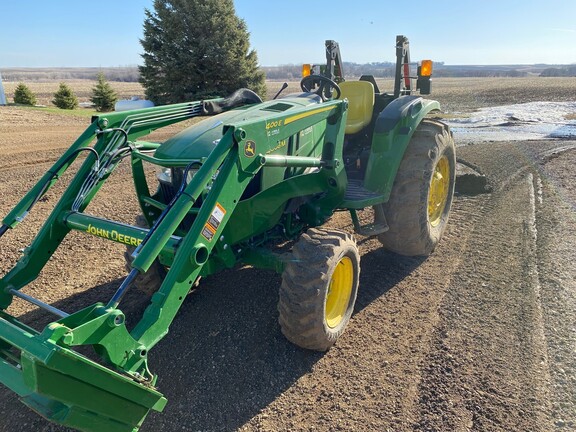 John-Deere-4066M-9788