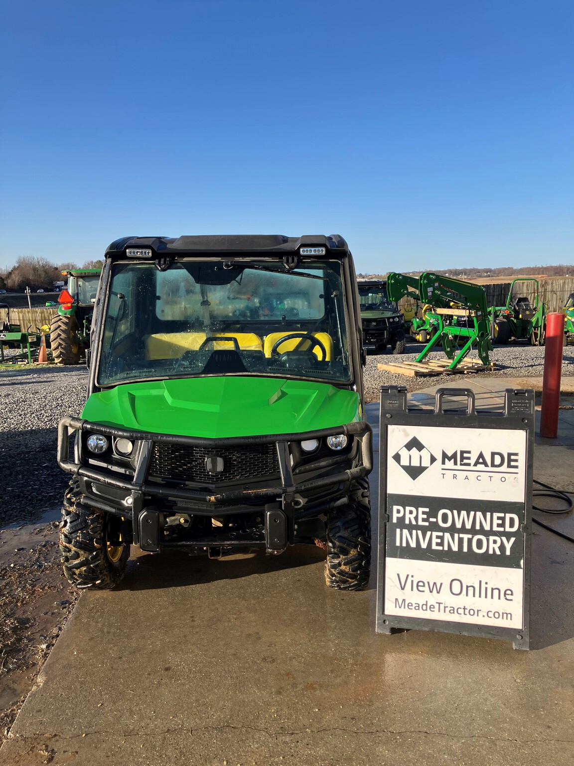 XUV 835M - Meade Tractor