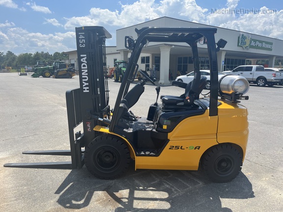 2024 Hyundai 25L-9A | Forklifts | MachineFinder
