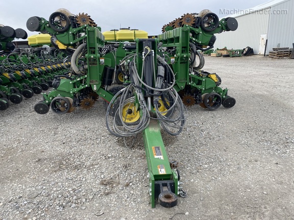 2022 John Deere DB120 | Planters: Drawn | MachineFinder
