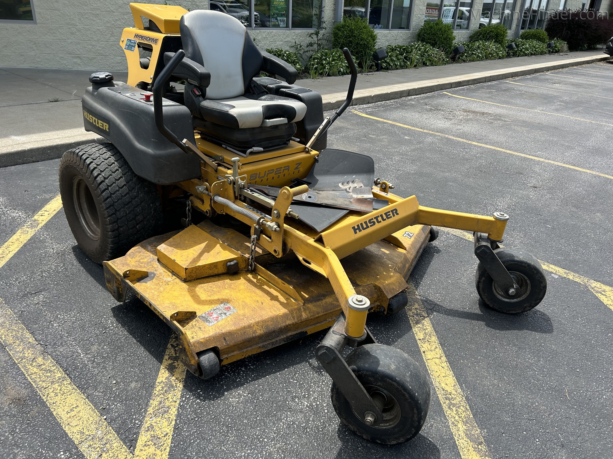 2016 Hustler Super Z HD37 Zero Turn Mowers MachineFinder