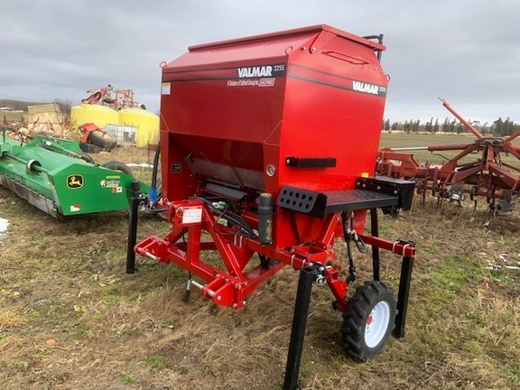 2018 Valmar 3255 | Fertilizer Spreaders | MachineFinder