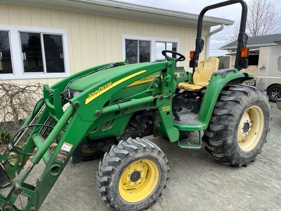 John-Deere-4120-3008366