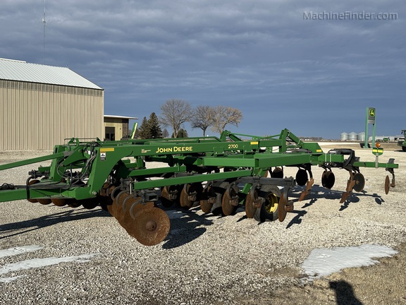 2004 John Deere 2700 | Rippers | MachineFinder