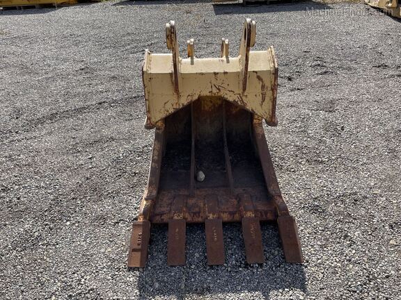 Case 24" | Buckets | MachineFinder