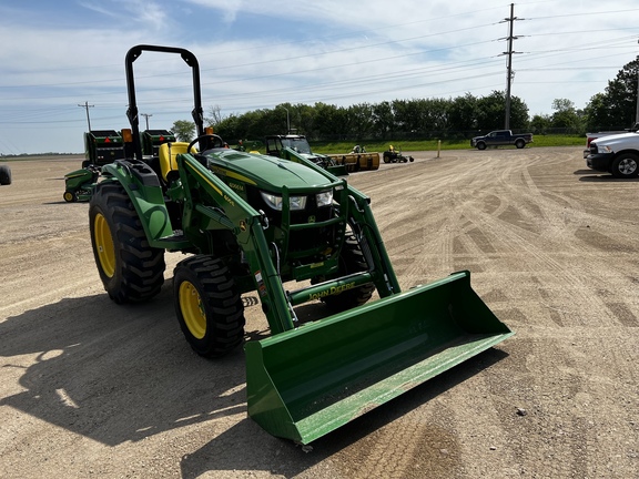 John-Deere-4066M-10384