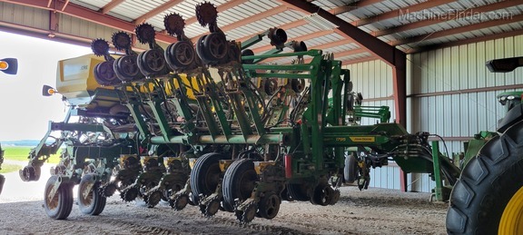 2022 John Deere 1795 | Planters: Drawn | MachineFinder