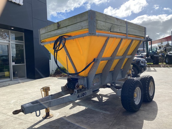 Other Cub S4000t | Used Fertilizer Spreaders for Sale