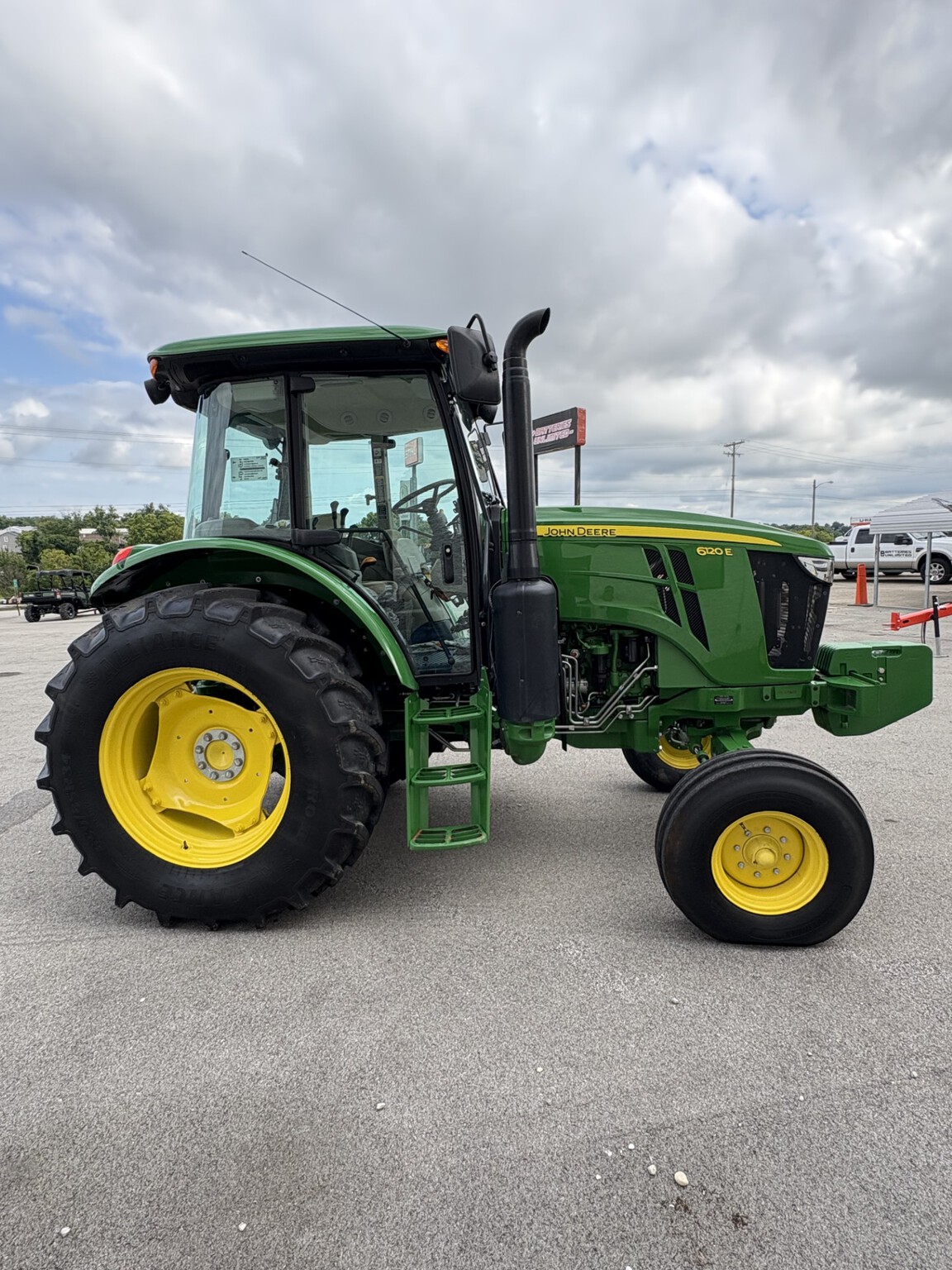 6120E - Meade Tractor