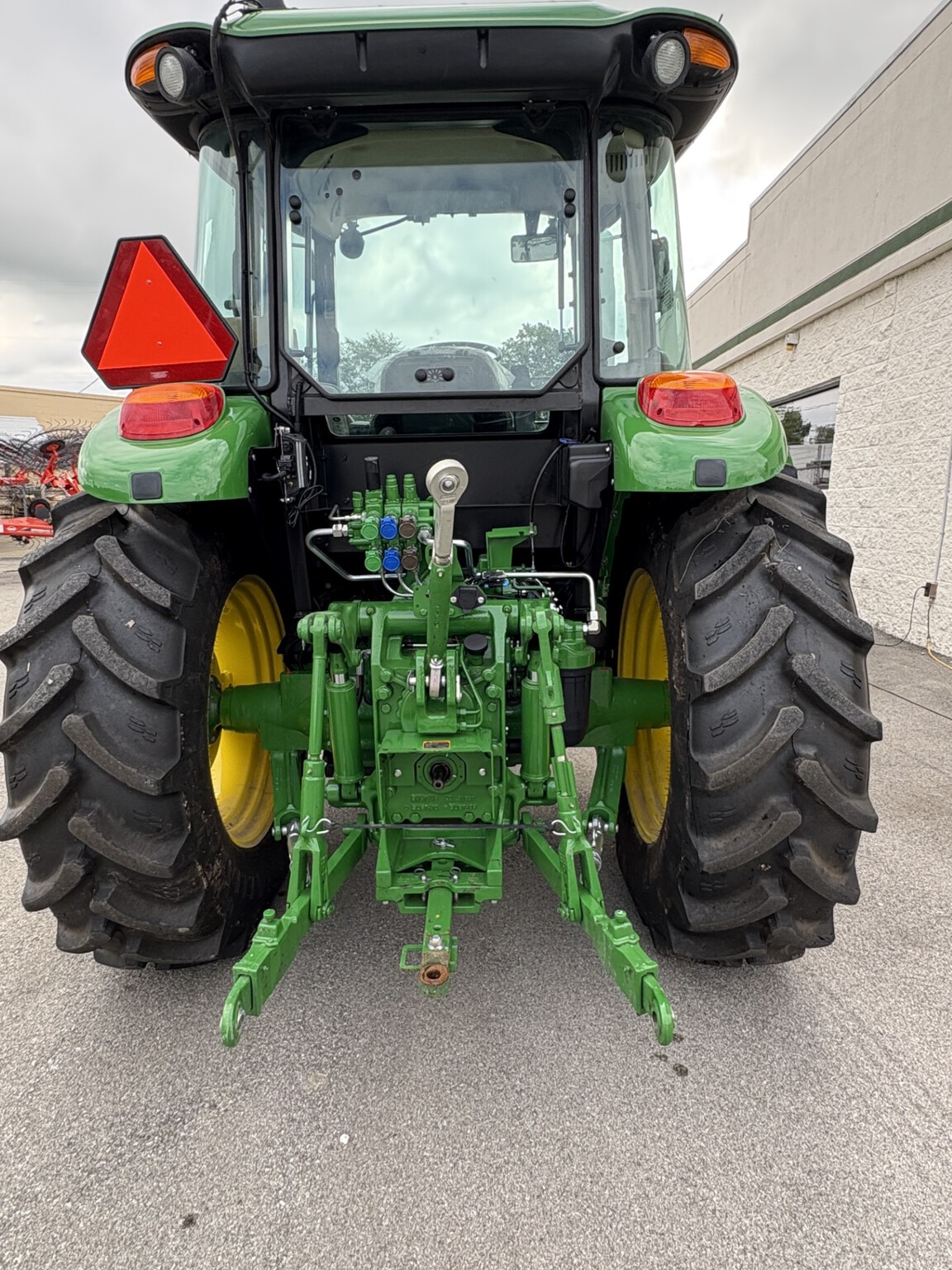6120E - Meade Tractor