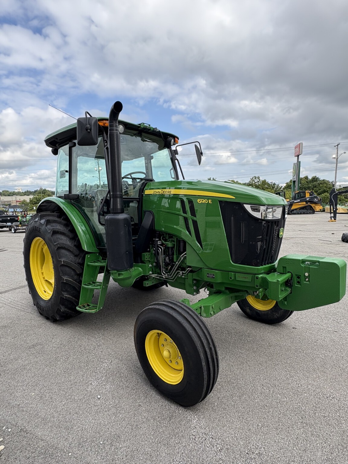 6120E - Meade Tractor