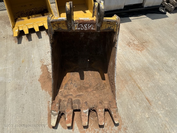 2018 John Deere 24" | Buckets | MachineFinder