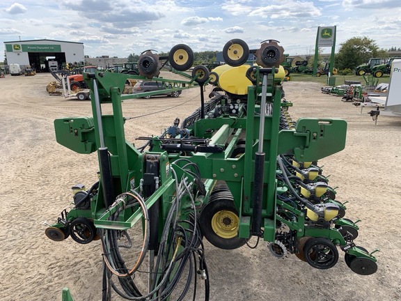 2014 John Deere DB90 - Planters: Drawn - Ayr, ON