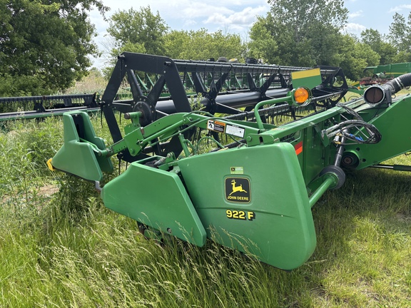 2001 John Deere 922 - Combine Platforms - Marlette, MI