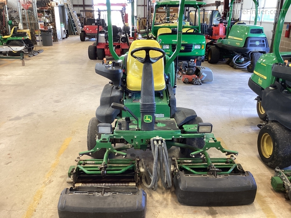 John Deere 2500B | Riding Greens Mowers | MachineFinder