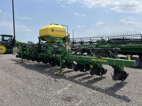 2014 John Deere 1720 | Planters: Integral | MachineFinder
