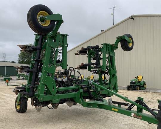 2013 John Deere 2510H - Nutrient Application - Dyersville, IA