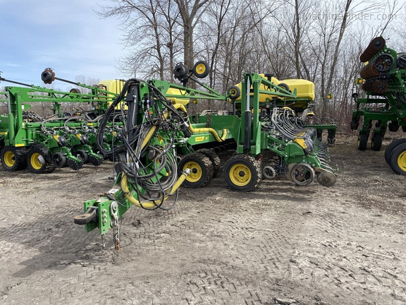 2022 John Deere DB66 | Planters: Drawn | MachineFinder
