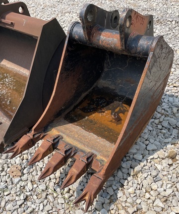 2015 Kelly 24" BUCKET FOR DEERE 310/410 CLASS BACKHOE LOADER | Buckets ...