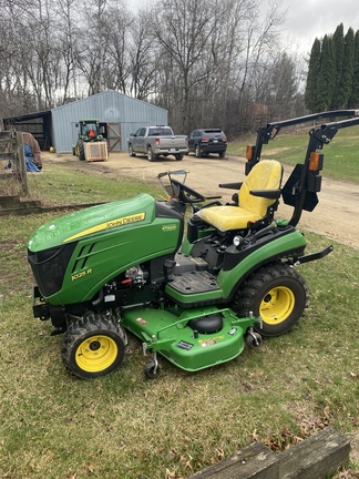 Equipment Details 2017 John Deere 1025R 547030