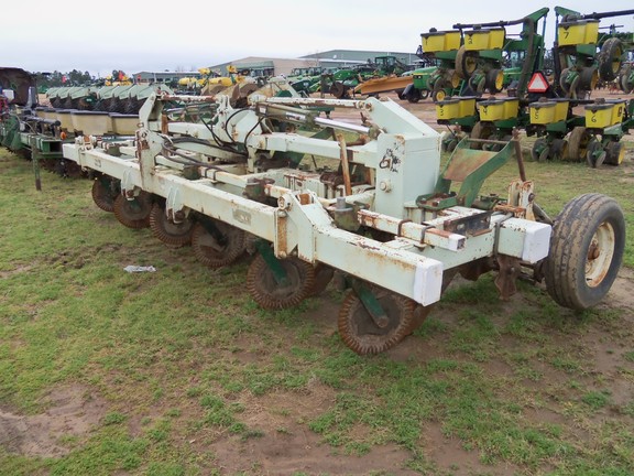 KMC 6 Row Strip Till - Strip Tillers - John Deere MachineFinder