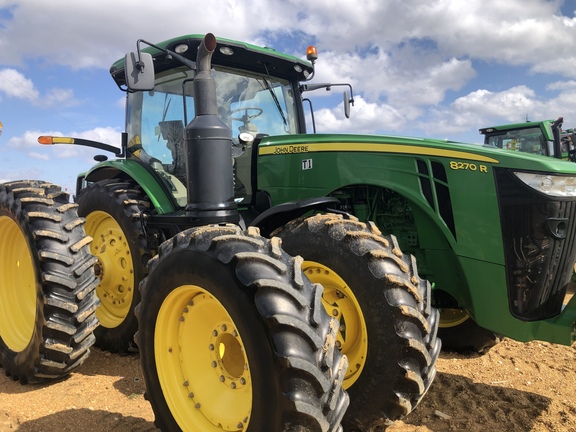 John-Deere-8270R-1123