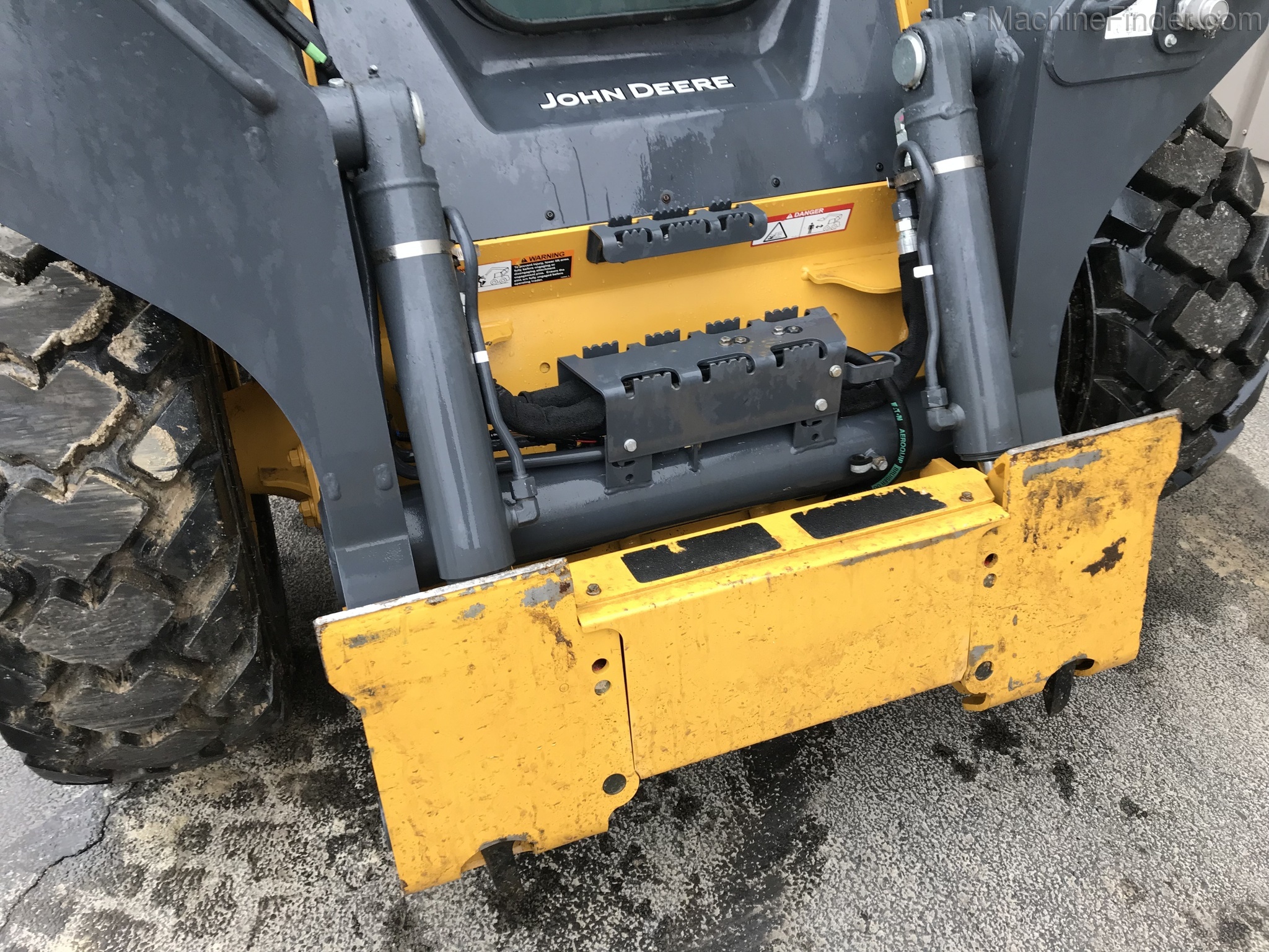 Equipment Details 2017 John Deere 330G