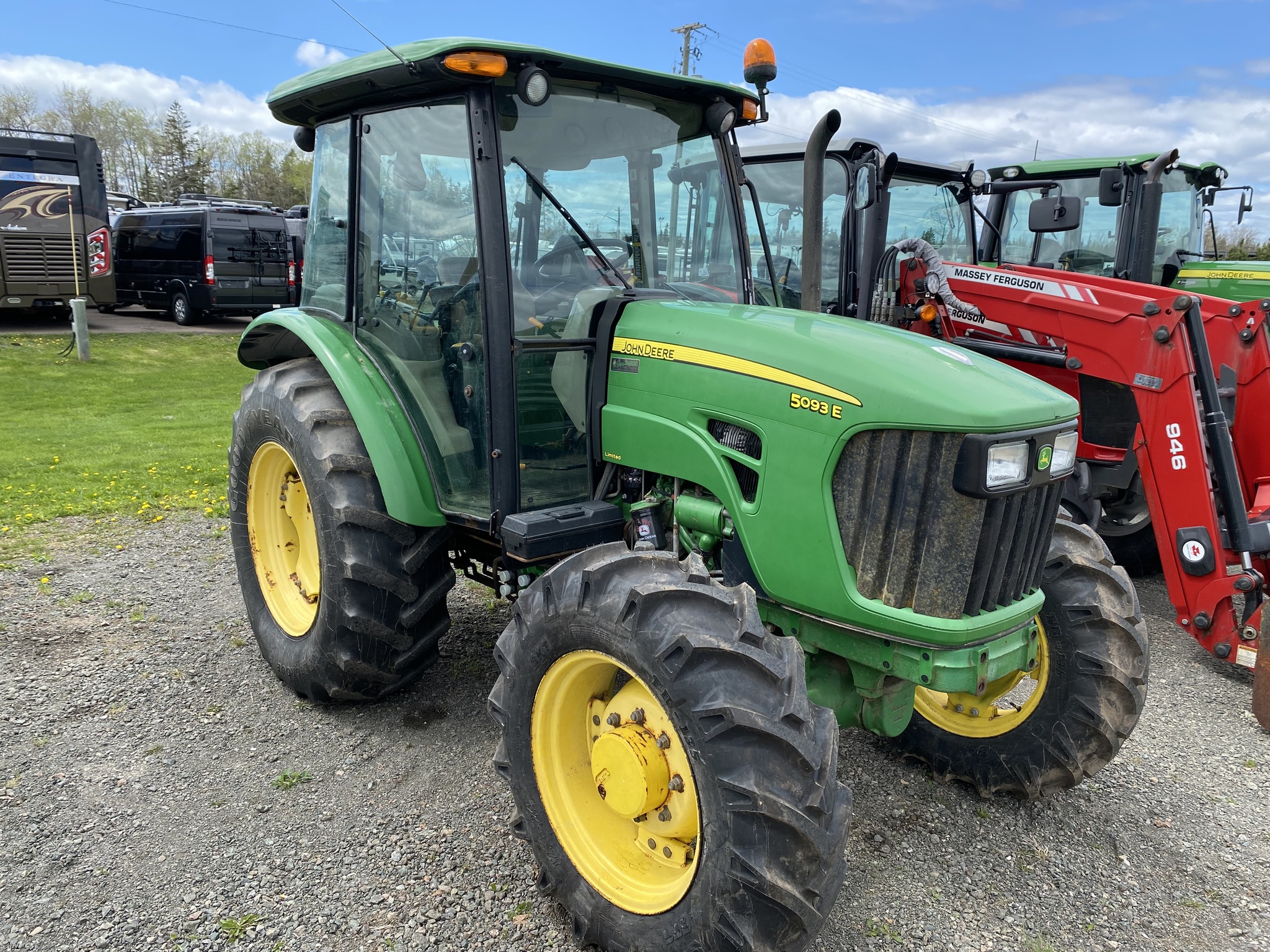 2012 John Deere 5093E - Utility Tractors - Moncton, NB