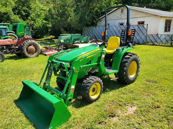 John-Deere-3032E-26