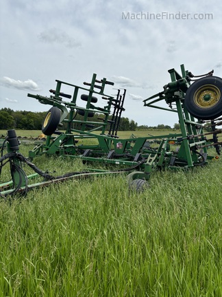 2004 John Deere 2410 | Chisel Plows | MachineFinder