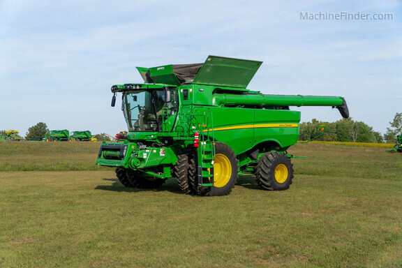 2024 John Deere S760 | Combines | MachineFinder