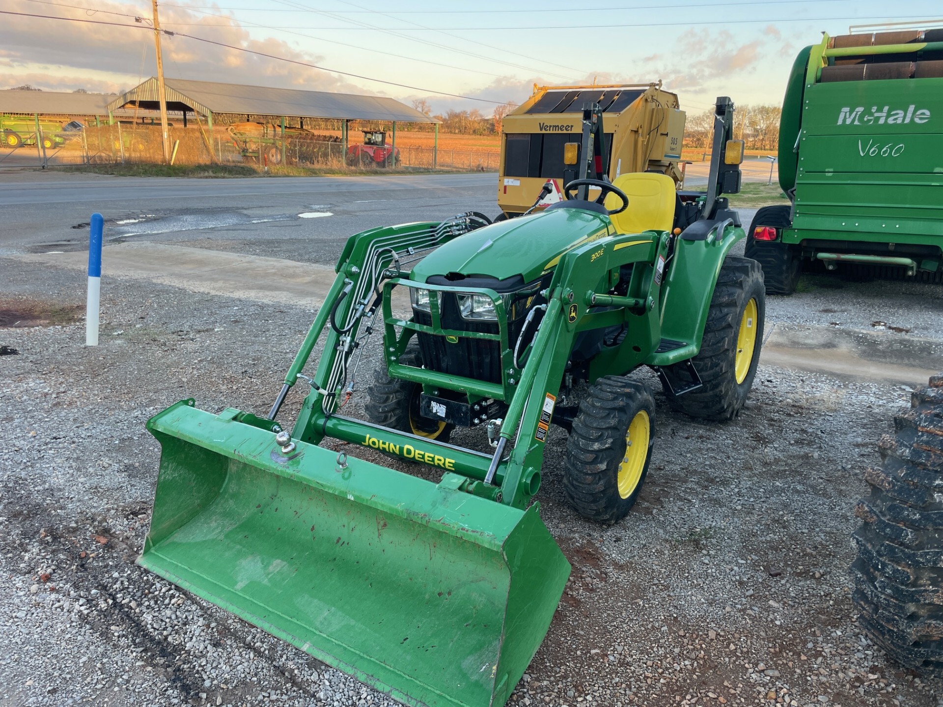 3032E Tractor with Loader | John Deere 32 HP Tractor | TriGreen Equipment