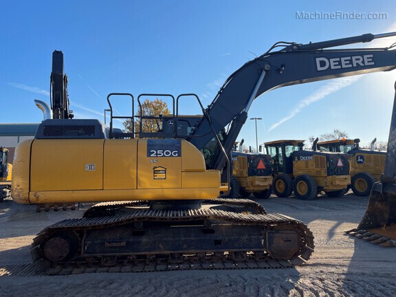 2019 John Deere 250G LC | Excavators | MachineFinder