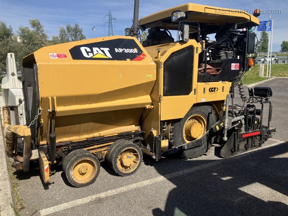Used 2021 Caterpillar AP 300 F | Pavers Compact Class | MachineFinder