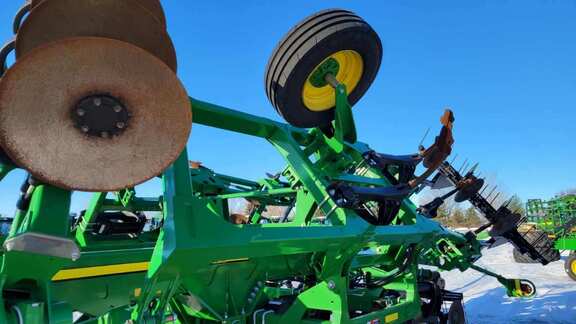 Equipment Details 2021 John Deere 2730 547564