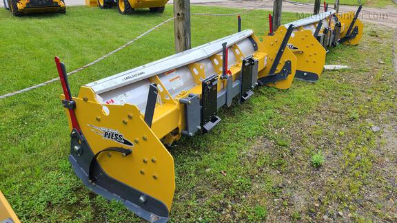 2022 METAL PLESS METAL PLESS LBX1032 SKID STEER SNOW PUSHER | C&F ...