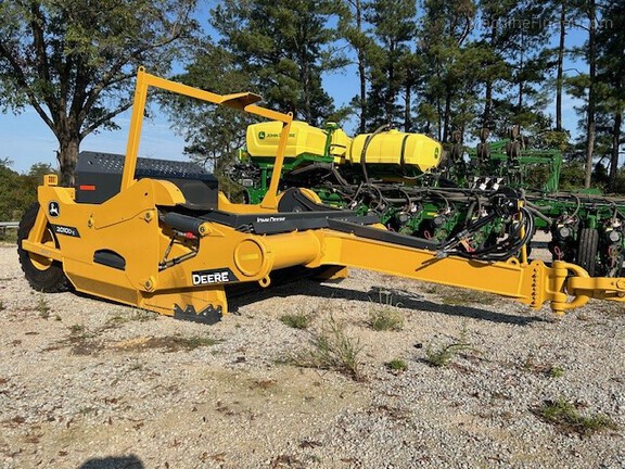 2024 John Deere 2010D E | Scrapers / Pull Pans | MachineFinder