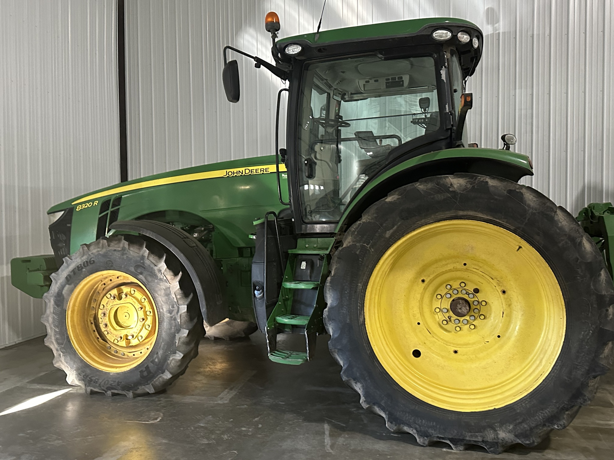 2014 John Deere 8320R - Row Crop Tractors - Three Rivers, MI
