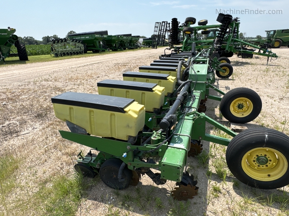 John Deere 1720 | Planters: Integral | MachineFinder